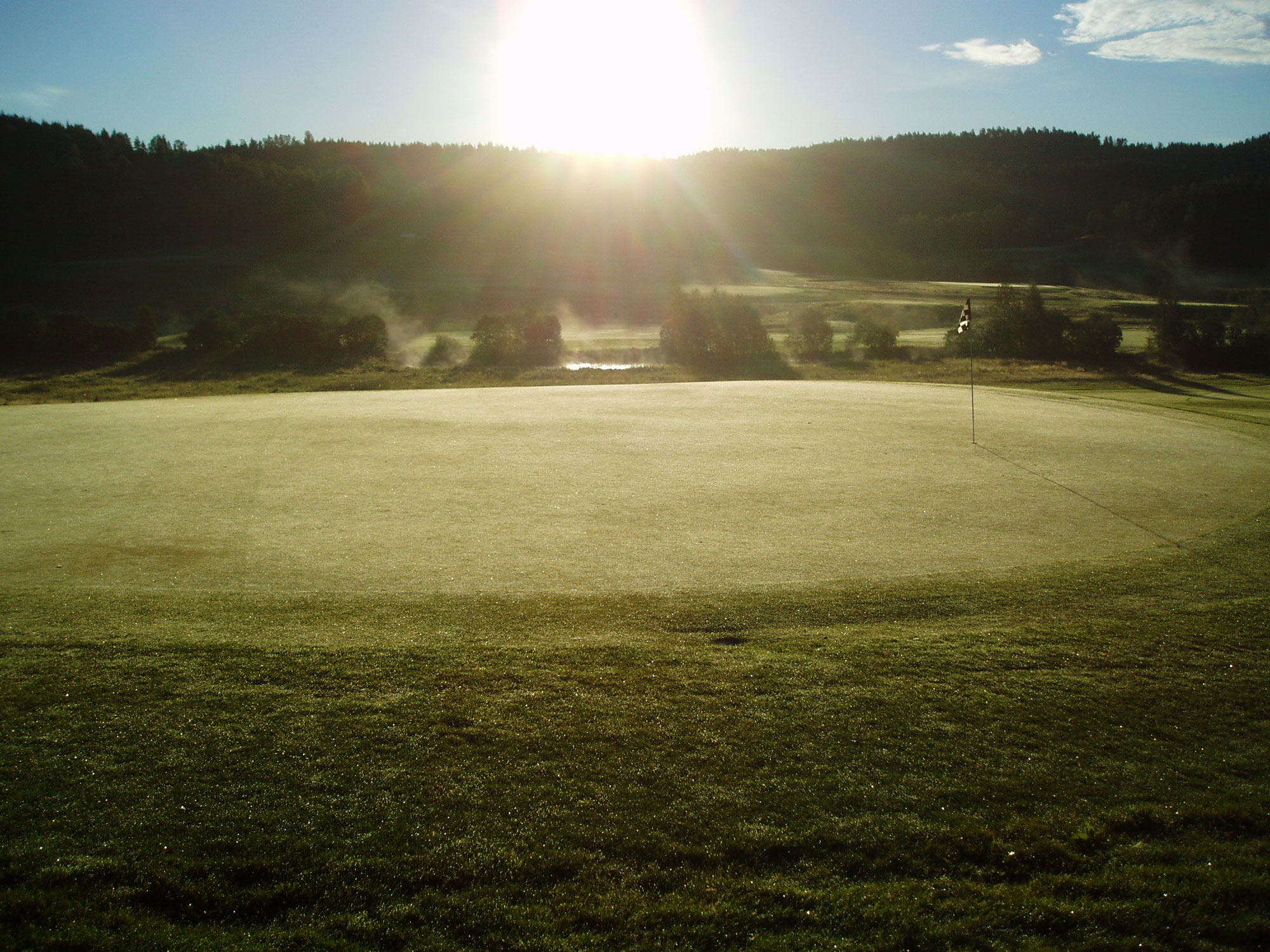 Play golf at Losby Golfcourse - Losby Gods